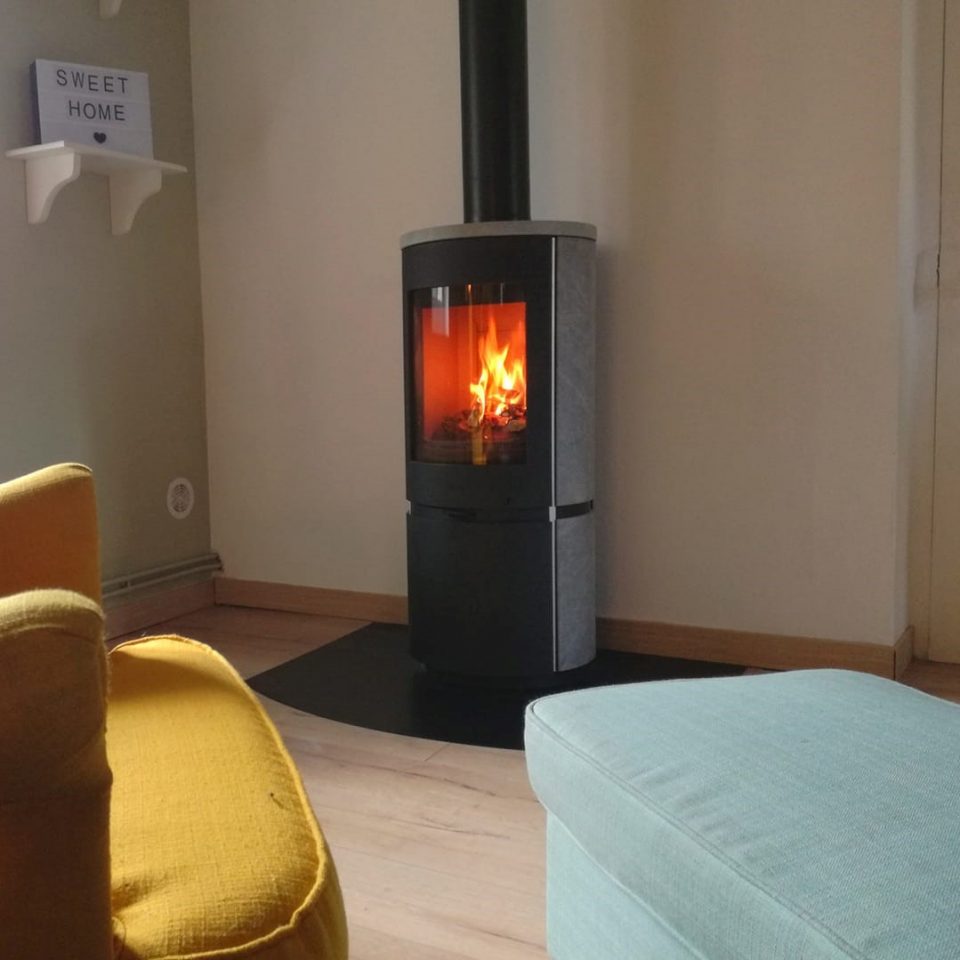 Tiplo • Poêle à bois HETA Scan Line 8