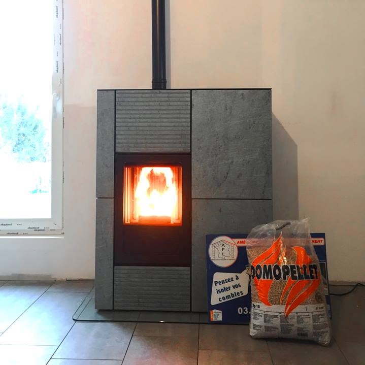 Tiplo • Poêle à granulés EDILKAMIN Blade UP